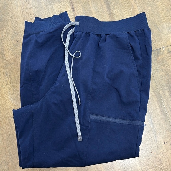 Fabletics | Pants & Jumpsuits | Navy Fabletics Scrub Joggers Short ...